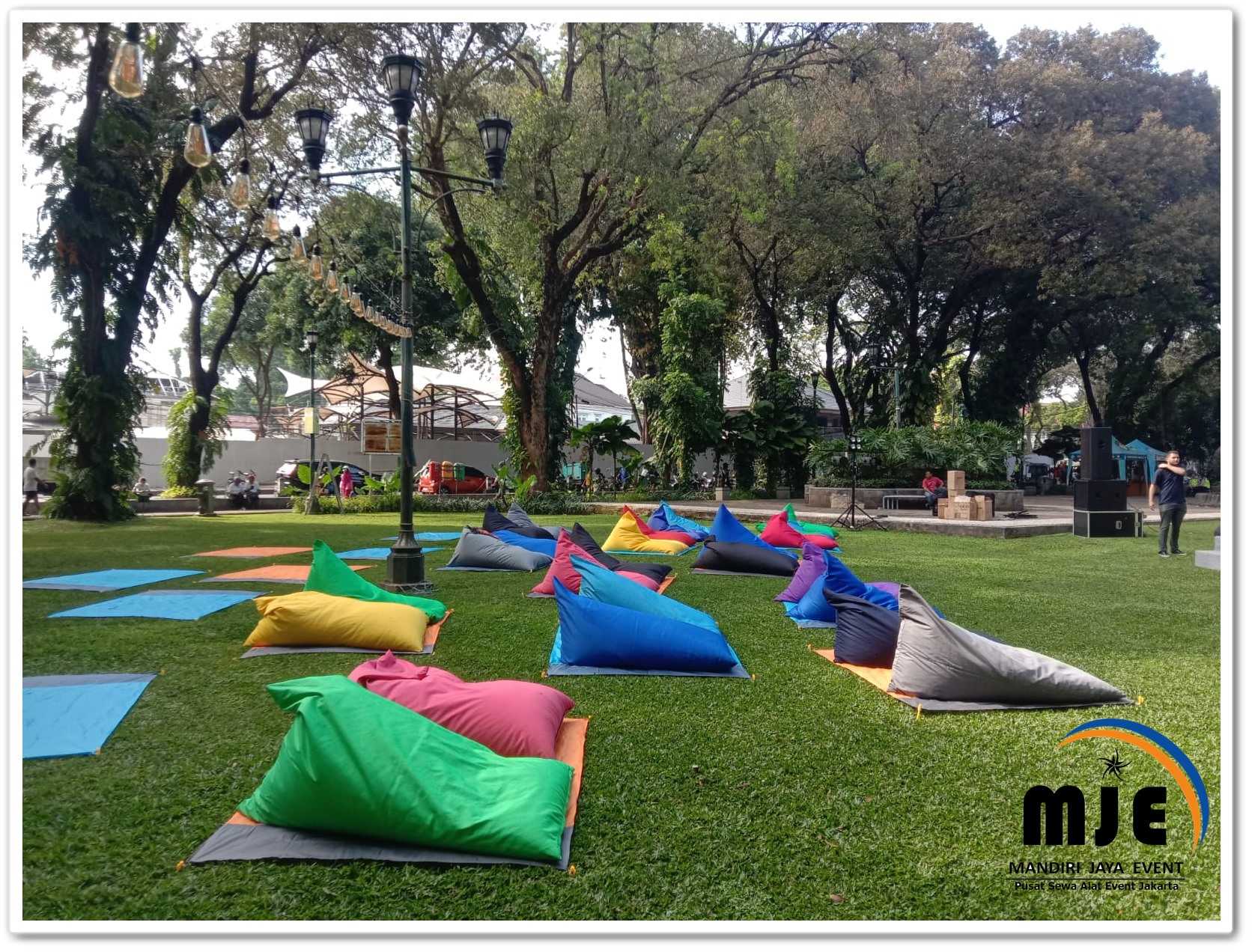 Sewa Bean Bag Acara Outdoor Santai Alun-alaun Depok