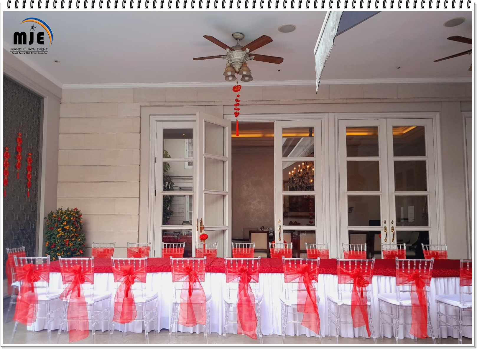 Sewa Set Long Table Dan Kursi Tiffany Acrylic Harga Terjangkau